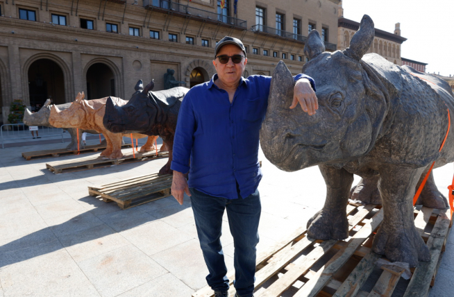 Los rinocerontes de Roberto Fabelo toman la plaza del Pilar