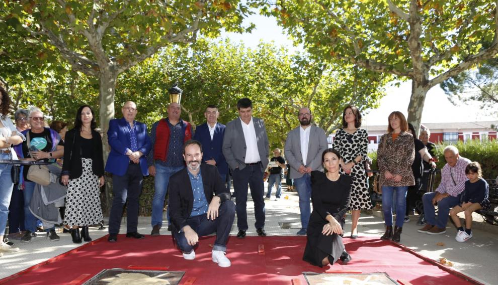 La pareja de actores Itziar Miranda y Nacho Rubio brindan con 300 ...