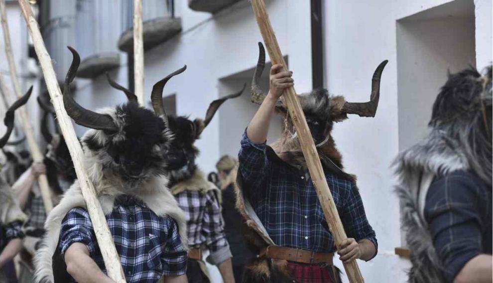 Carnaval 2023 en Aragón: ¿Quiénes son los zarragones? ¿Y los mascarutas ...