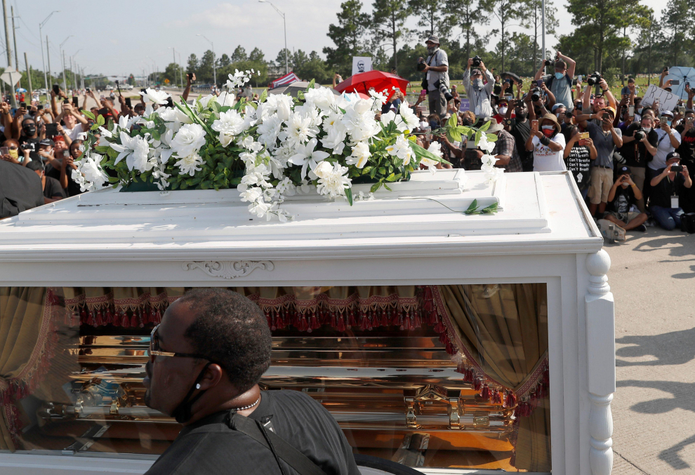 El entierro de George Floyd deja en el aire la causa racial en Estados ...