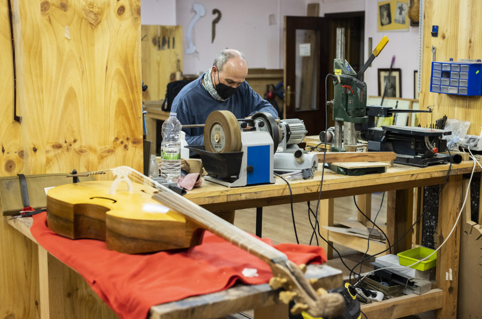 Imágenes de la Escuela de Violeros de Zaragoza, que lleva siete cursos ...