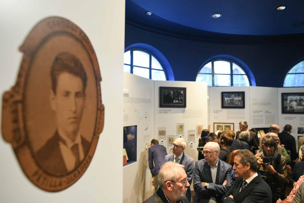 Fotos de la exposición sobre Ramón y Cajal en el Paraninfo de Zaragoza