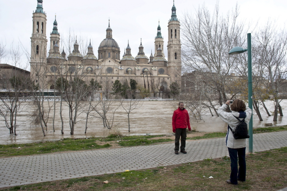 La riada, a su paso por Zaragoza | Imágenes