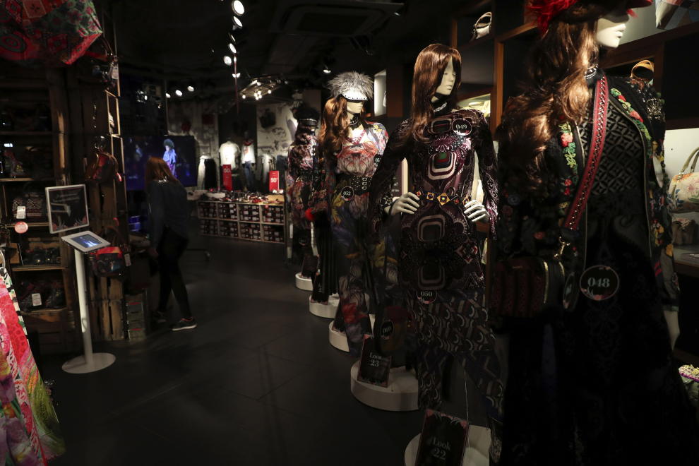 Foto: Desigual abre las puertas de la Fashion Week Madrid | Desigual ...