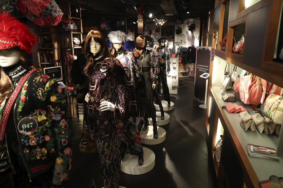 Foto: Desigual abre las puertas de la Fashion Week Madrid | Desigual ...