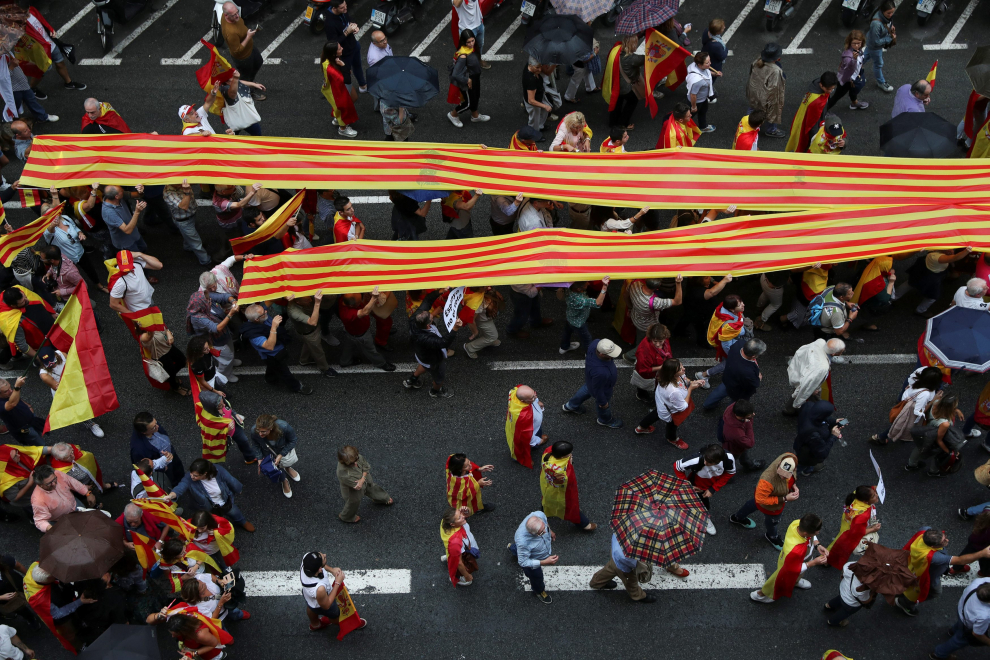 Foto Miles De Personas En Barcelona Por La Unidad De España Miles De