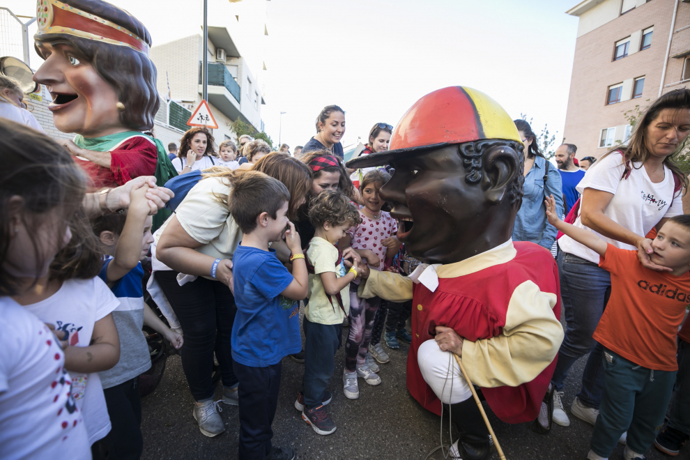 Fotos: Fotos de los Gigantes y Cabezudos en las Fiestas del Pilar 2019 ...