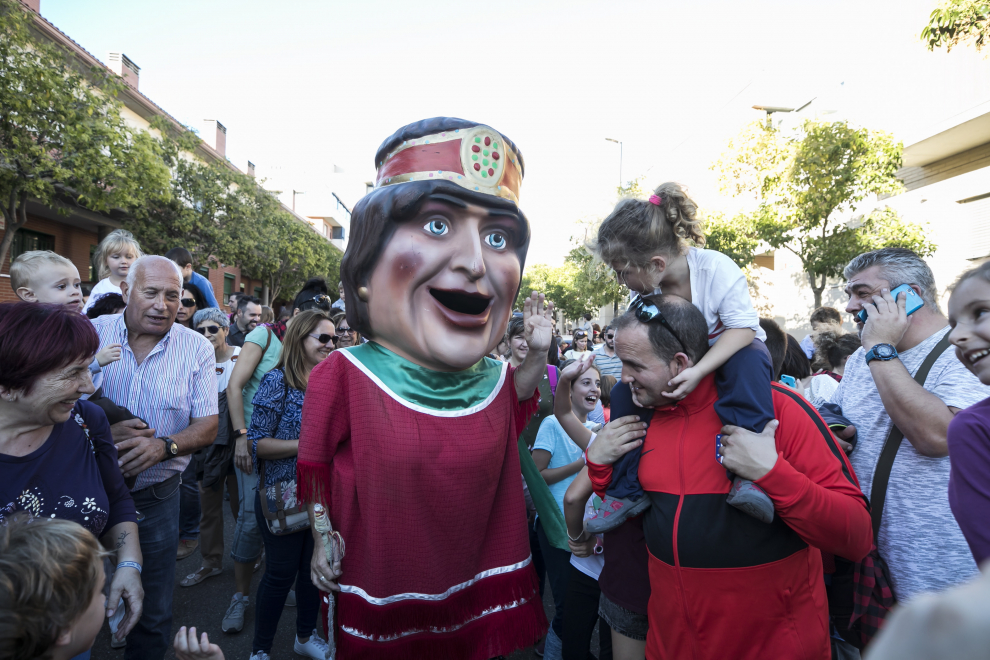 Fotos: Fotos de los Gigantes y Cabezudos en las Fiestas del Pilar 2019 ...