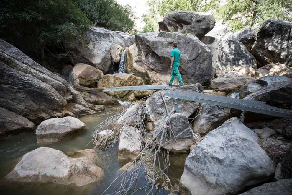 Foto: Foto de Aliaga | Fotos de la ruta de las pasarelas de Aliaga en ...