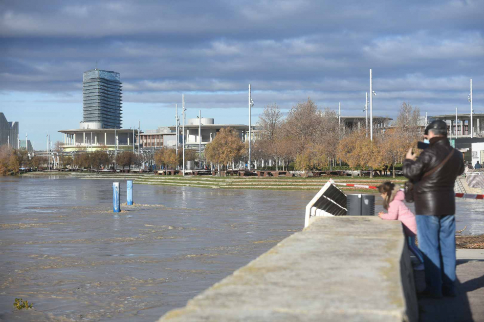 Imágenes espectaculares del río Ebro a su paso por Zaragoza | Imágenes