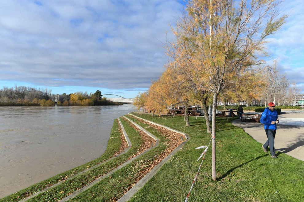 Imágenes espectaculares del río Ebro a su paso por Zaragoza | Imágenes