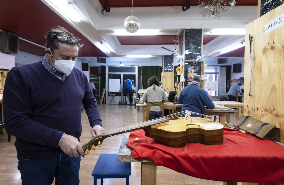Imágenes de la Escuela de Violeros de Zaragoza, que lleva siete cursos ...