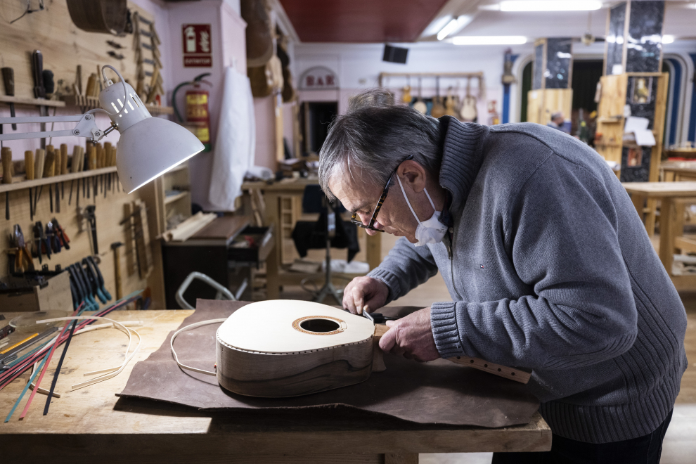 Imágenes de la Escuela de Violeros de Zaragoza, que lleva siete cursos ...