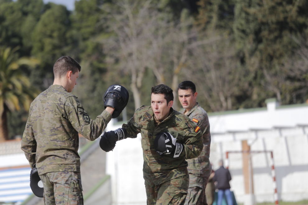 Fotos: La Academia General Militar en Zaragoza abre sus puertas a la ...