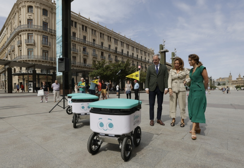 Fotos de los nuevos robots de Goggo Network en las calles de Zaragoza