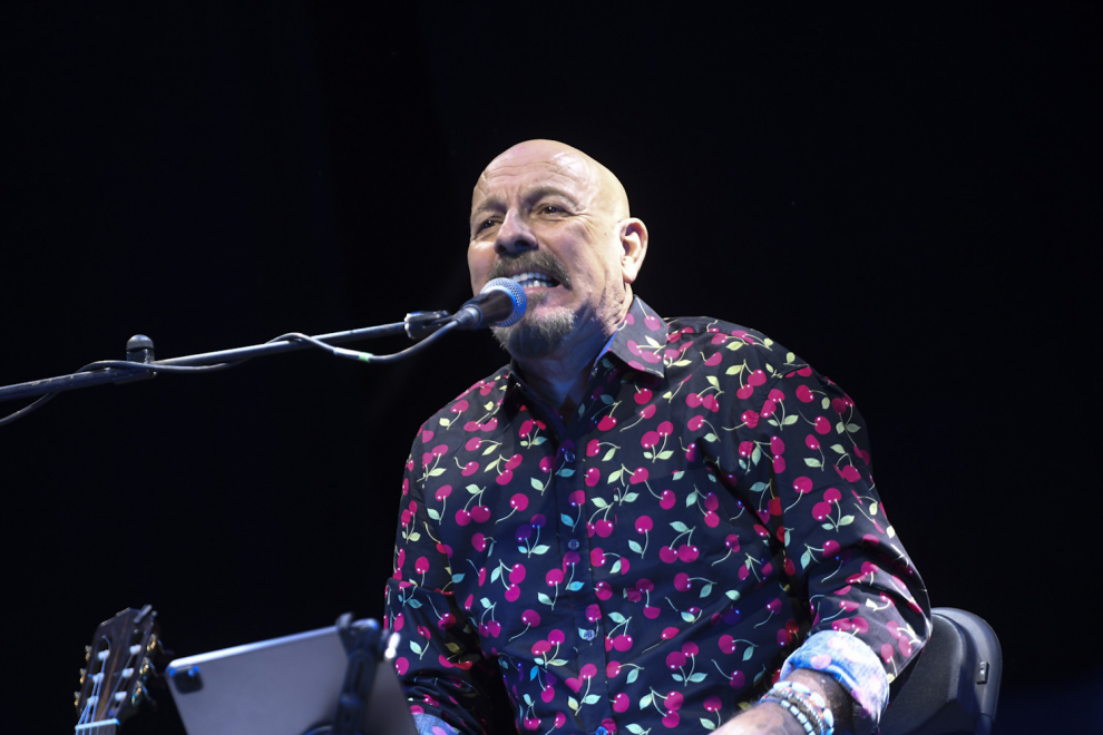 Fotos del concierto de Javier Ruibal y Uxia en las Fiestas del Pilar ...