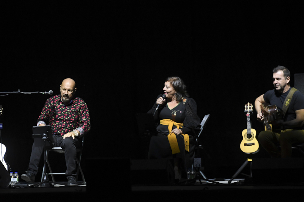 Fotos del concierto de Javier Ruibal y Uxia en las Fiestas del Pilar ...