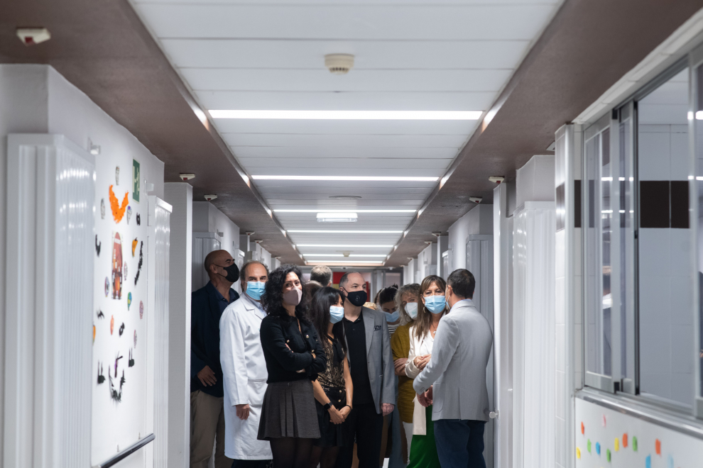 Fotos: Sira Repollés visita la nueva unidad de Psiquiatría infanto ...