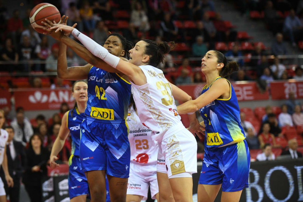 Fotos del partido de la Eurocup femenina: Casademont Zaragoza - Cadí La Seu | Imágenes