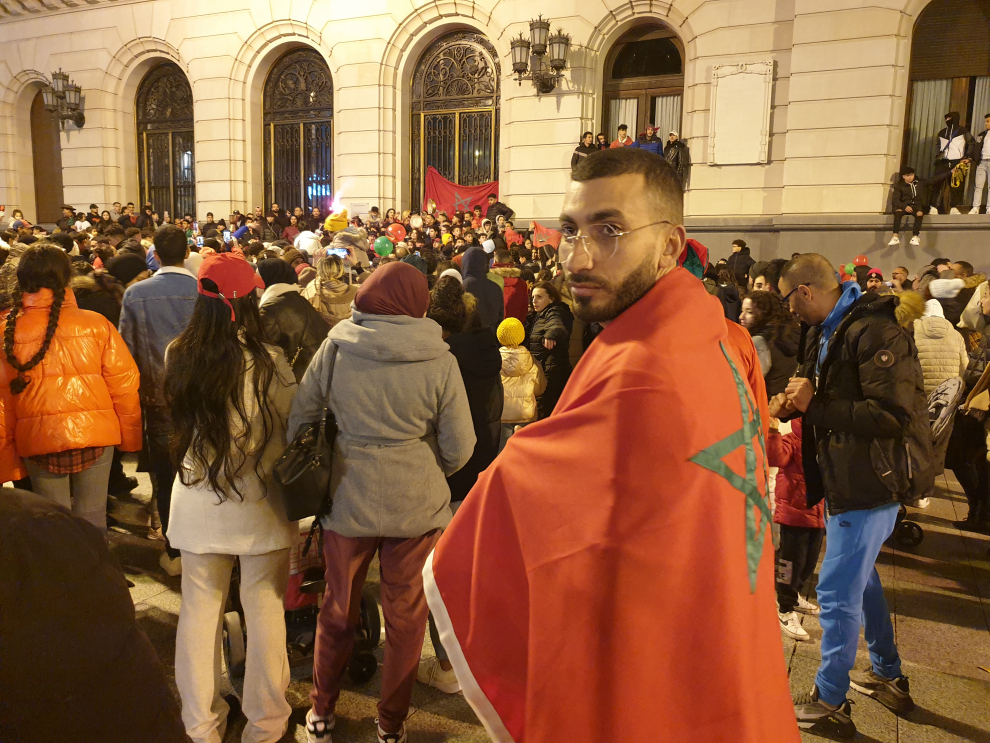 La comunidad marroquí festeja el triunfo frente a Portugal | Imágenes
