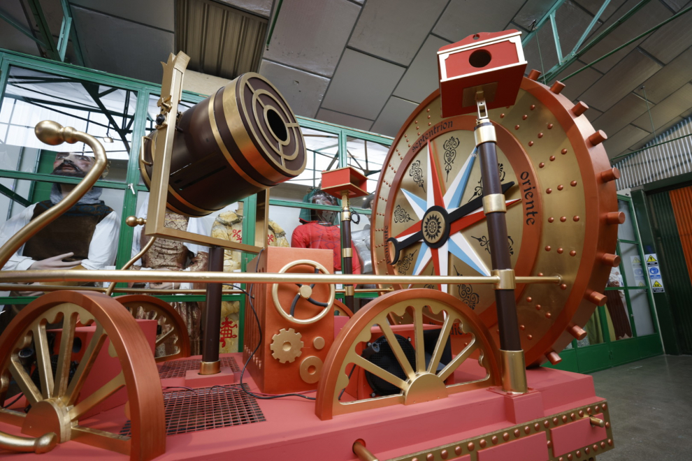 Fotos de la visita del Emisario Real a los preparativos de la llegada y ...