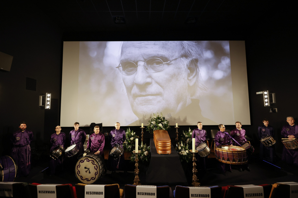 Fotos de la capilla ardiente de Carlos Saura en la Academia de Cine de Madrid | Imágenes