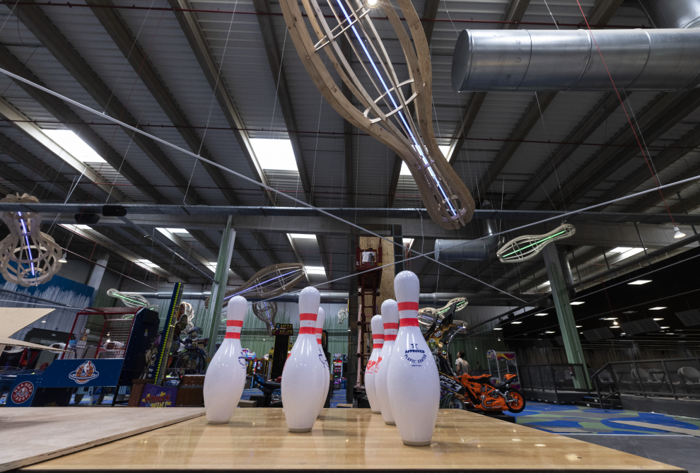 Fotos de los preparativos de la mayor bolera de España que abrirá en ...