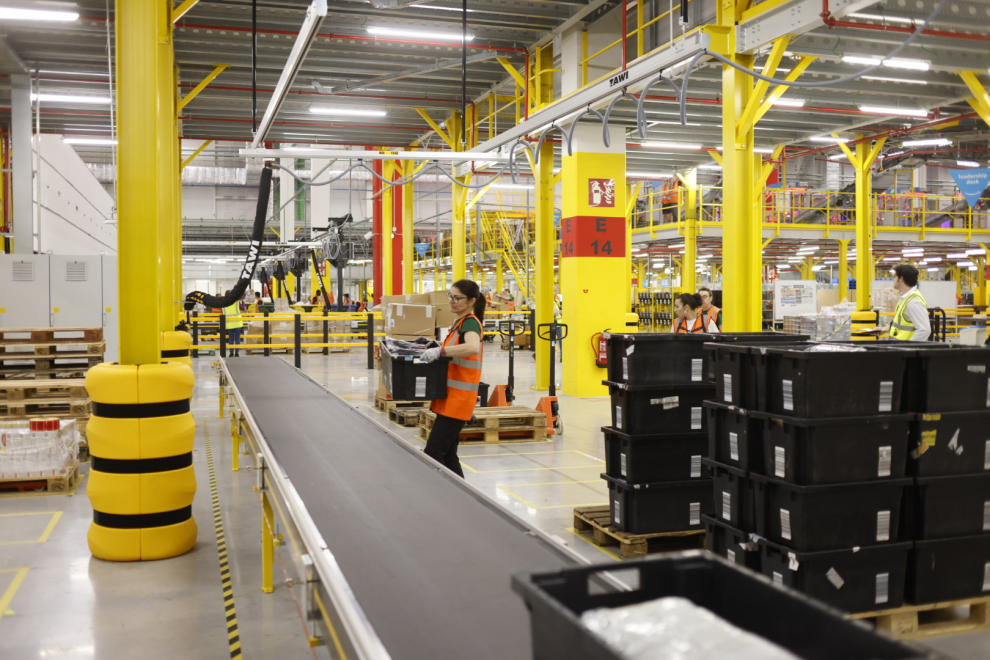 Fotos del centro logístico de Amazon en Plaza, Zaragoza | Imágenes