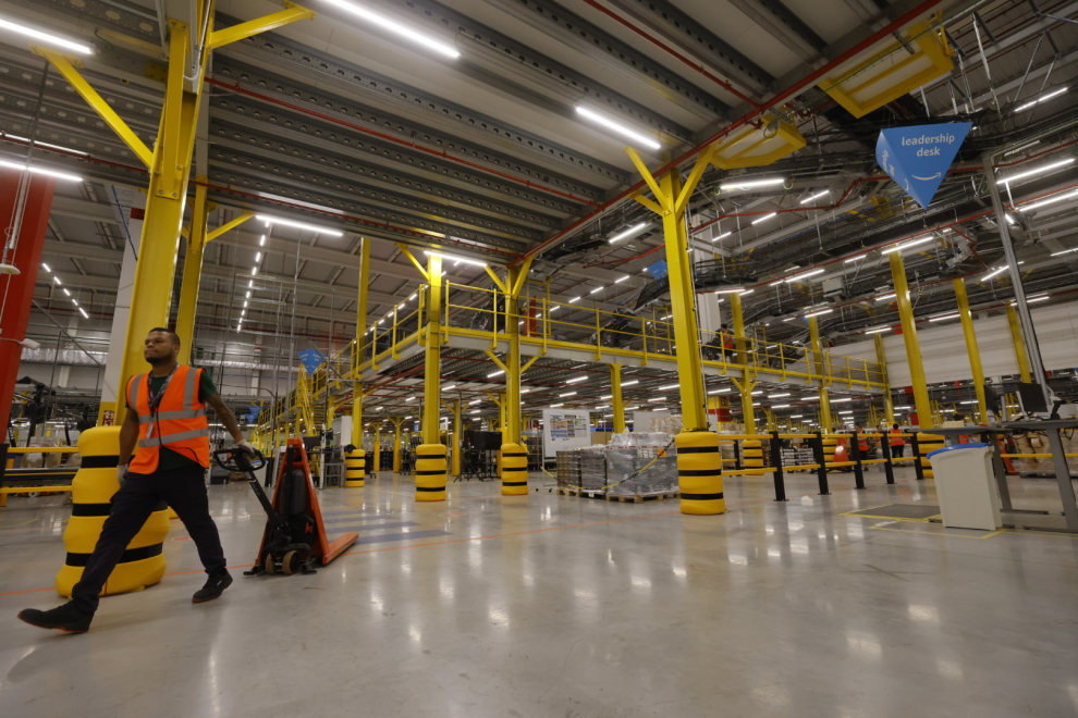 Fotos del centro logístico de Amazon en Plaza, Zaragoza | Imágenes