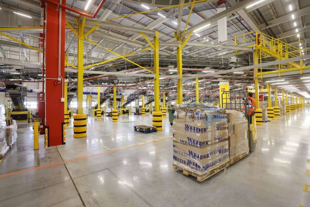 Fotos del centro logístico de Amazon en Plaza, Zaragoza | Imágenes