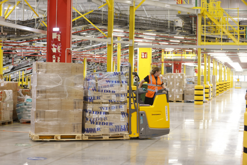 Fotos del centro logístico de Amazon en Plaza, Zaragoza | Imágenes