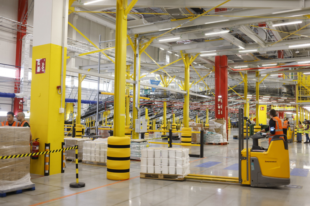 Fotos del centro logístico de Amazon en Plaza, Zaragoza | Imágenes