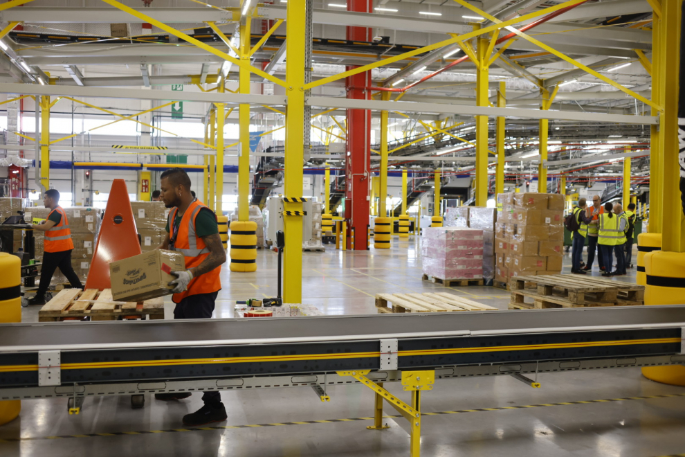 Fotos del centro logístico de Amazon en Plaza, Zaragoza | Imágenes