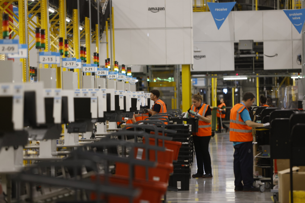 Fotos del centro logístico de Amazon en Plaza, Zaragoza | Imágenes