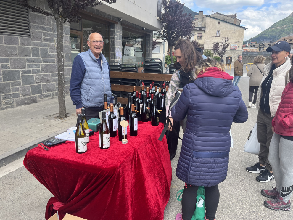 Fotos de la Feria de la Primavera de Biescas 2023 | Imágenes