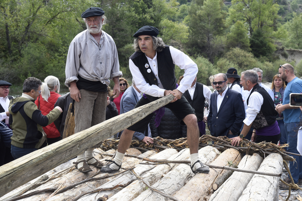 Fotos de la fiesta de las navatas en el río Cinca