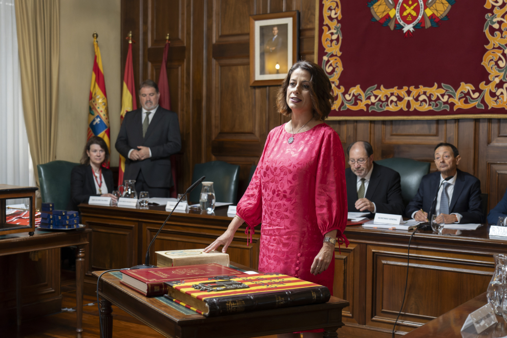Fotos de la reelección de Emma Buj como alcaldesa de Teruel