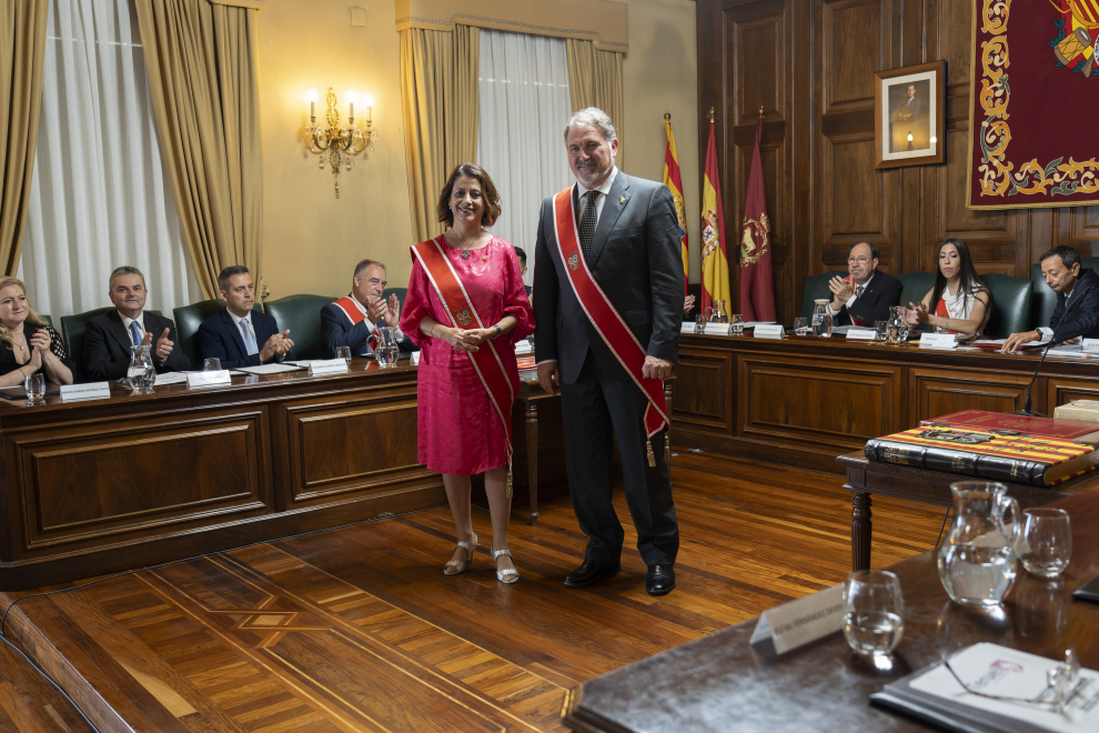 Fotos de la reelección de Emma Buj como alcaldesa de Teruel