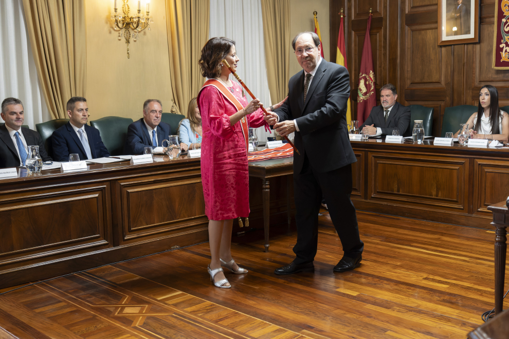 Fotos de la reelección de Emma Buj como alcaldesa de Teruel