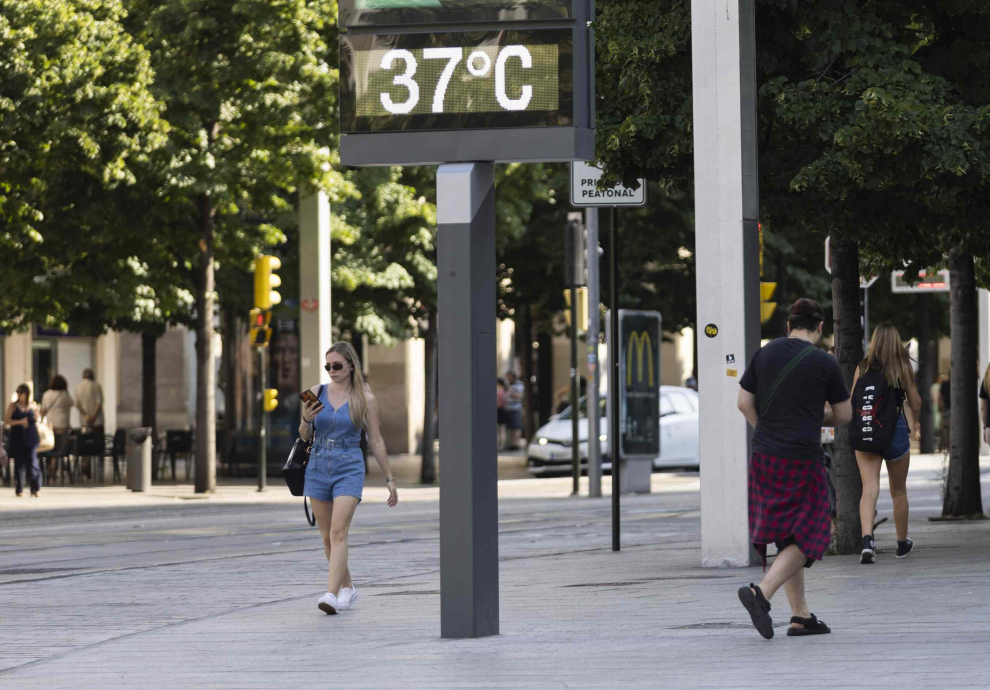 Fotos de la primera ola de calor del verano en Zaragoza
