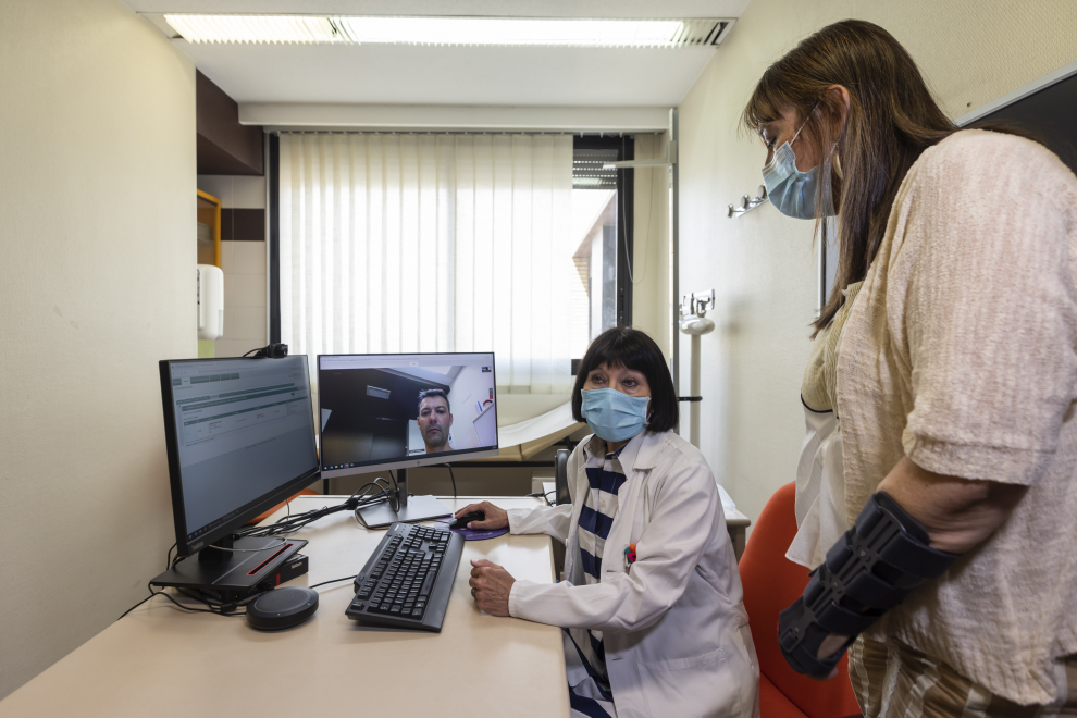 Fotos de la visita de Sira Repollés al Hospital Clínico de Zaragoza ...