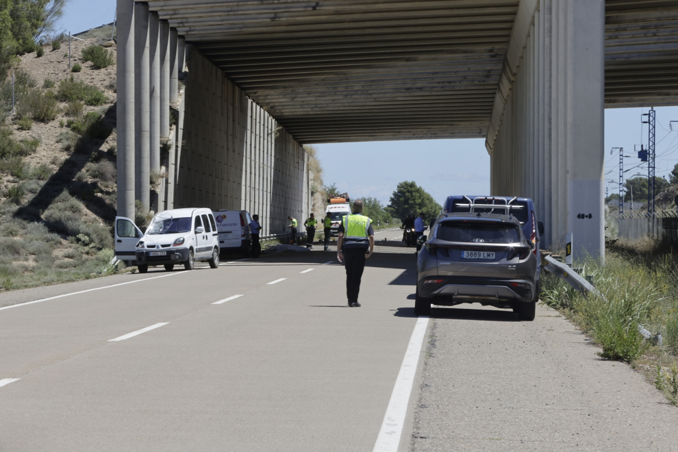 Fotos del accidente en el que ha muerto el alcalde de Zuera, Luis ...