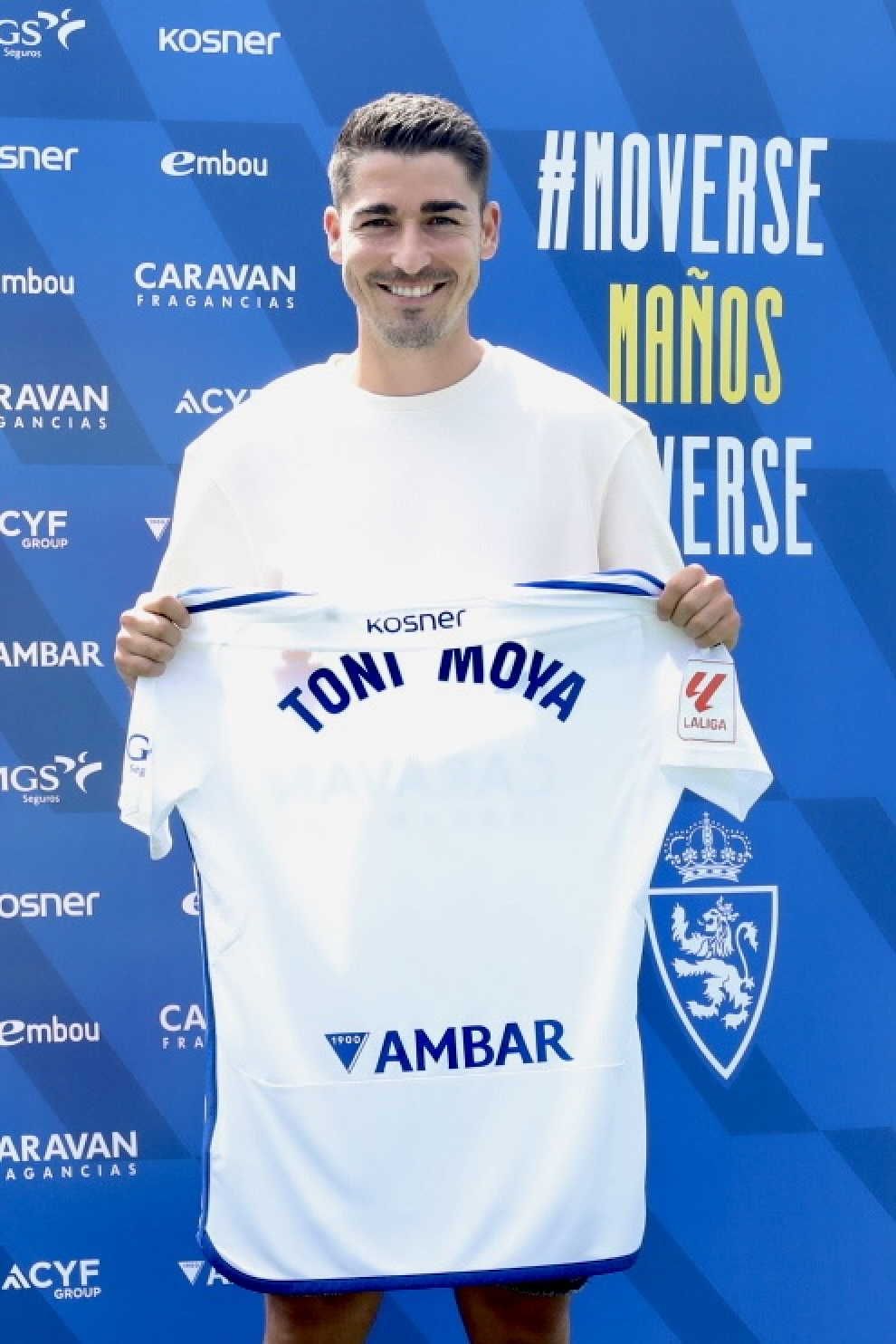 Fotos de la presentación de Toni Moya, nuevo jugador del Real Zaragoza