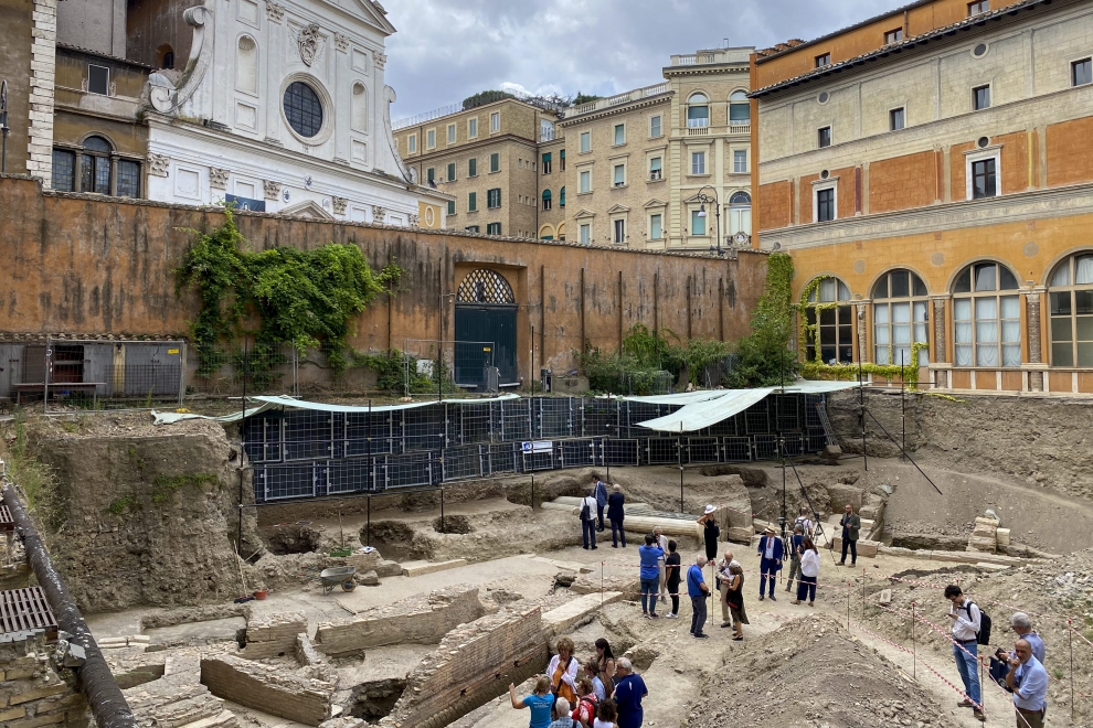 Descubrimiento del Teatro de Nerón en Roma | Imágenes