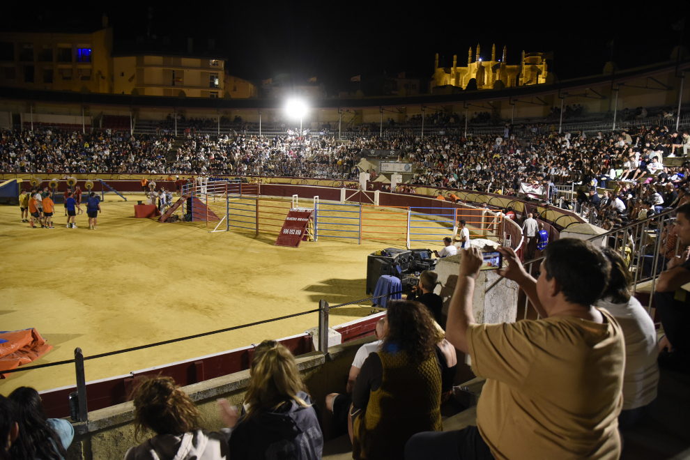 Imágenes del Grand Prix de las Peñas en la plaza de toros de Huesca