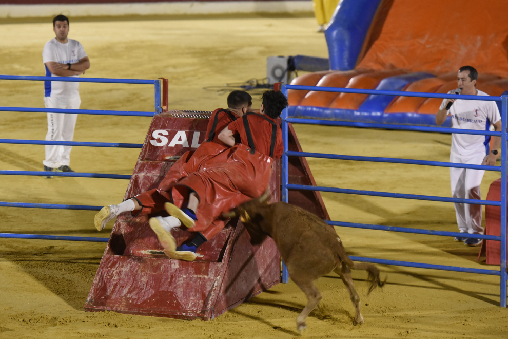 Imágenes del Grand Prix de las Peñas en la plaza de toros de Huesca ...