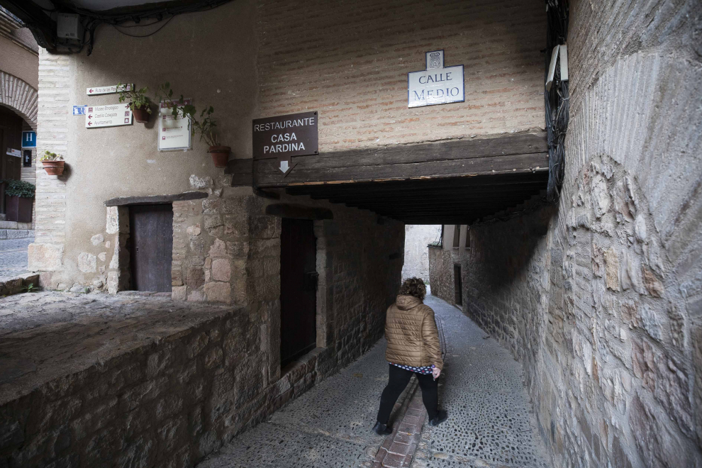 Fotos del pueblo de Huesca que asoma a un acantilado y es uno de los ...
