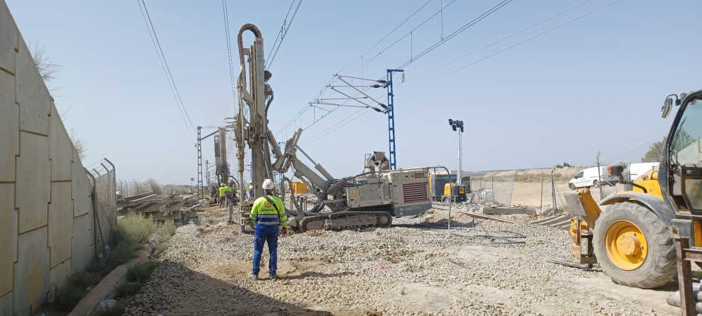 Fotos | Obras de Adif de la mejora de la infraestructura ferroviaria en Zuera | Imágenes