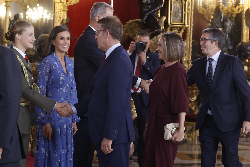 Imágenes de la recepción de los Reyes y la Princesa en el Palacio Real | Imágenes