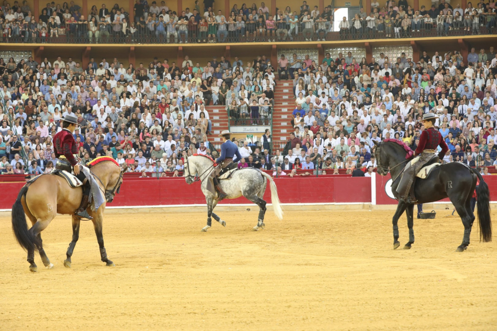 Fotos de la corrida de rejones de este domingo en las Fiestas del Pilar